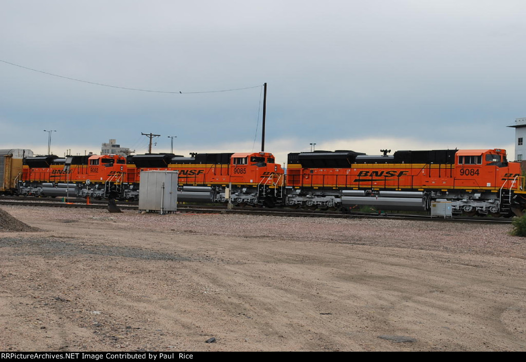 BNSF 9084 On Point Arriving Denver Yard